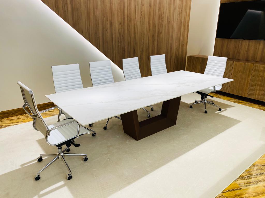 Una mesa de reuniones con mucho estilo | Novacef | Decorative Pieces